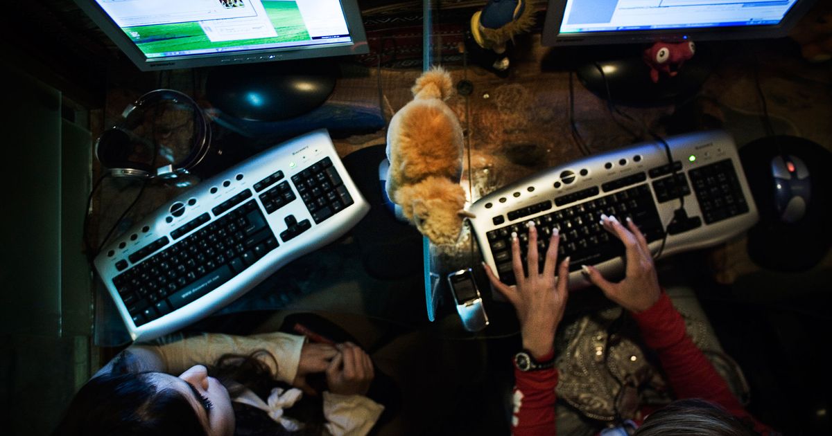 Remembering Our Most Embarrassing AIM Screen Names