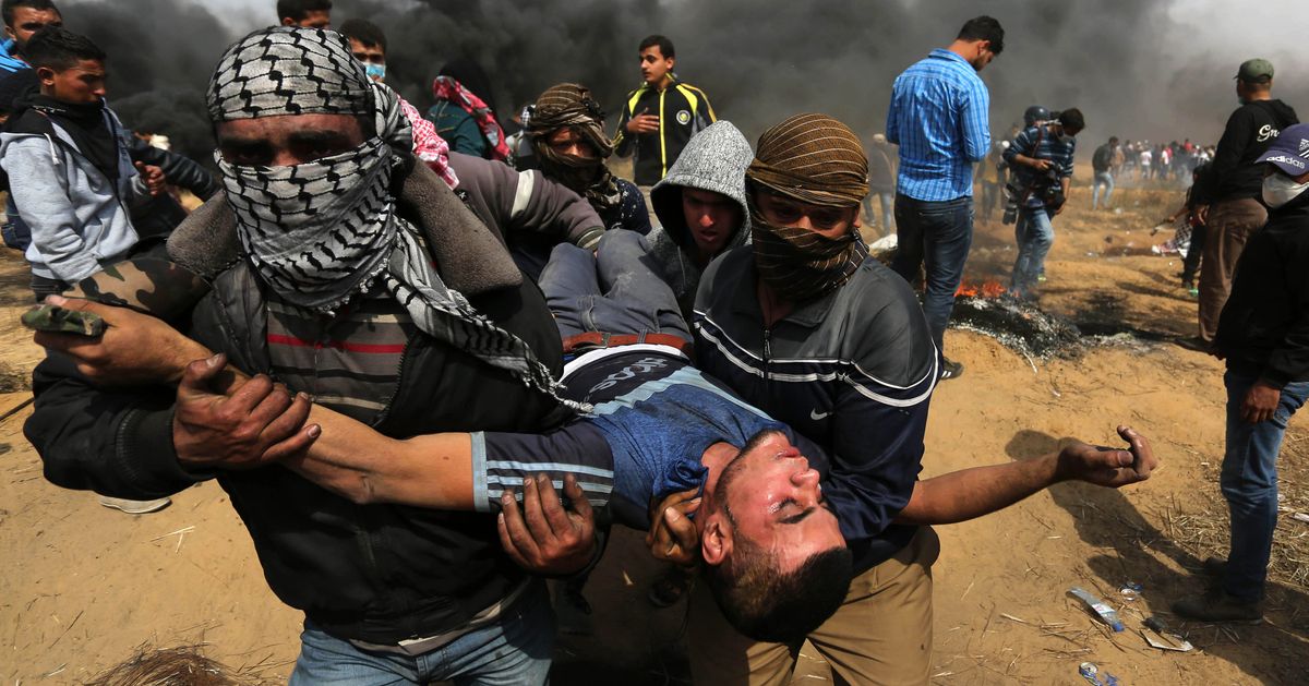 Israeli Military Kills Three, Wounds Hundreds at Gaza Border